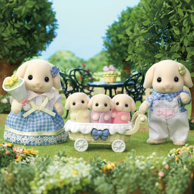Sylvanian Families Family Flora Rabbit | Smyths Toys UK