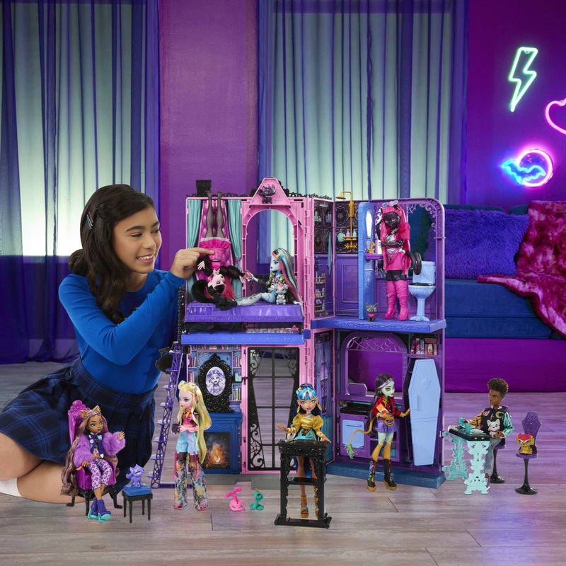 Monster High Playset Boo-tique Hotel | Smyths Toys UK