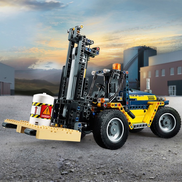 LEGO 42079 Technic Heavy Duty Forklift Truck Set - Smyths Toys