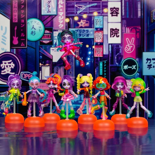 Capsule Chix Build Your Own Surprise Fashion Doll – Hologlow - Smyths ...