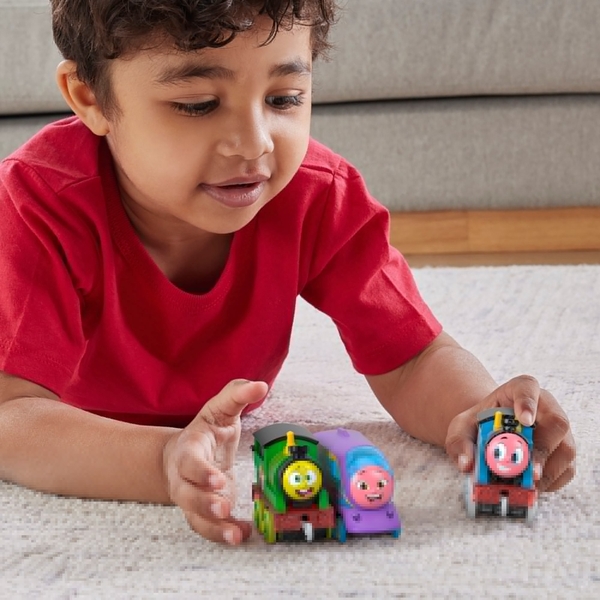 Thomas & Friends Push Along Diecast Train Engine Colour-Changing ...