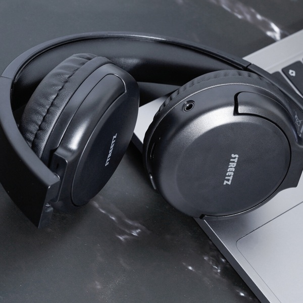 Streetz BT210 Bluetooth On-Ear Headphones Black | Smyths Toys UK