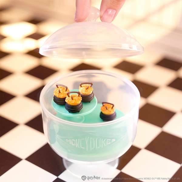 MGA's Miniverse: Make It Mini Harry Potter Honeydukes Collectible ...