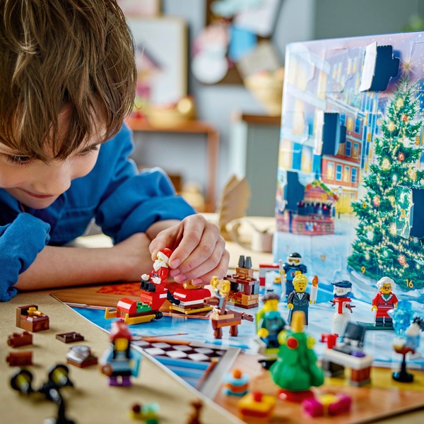 LEGO City 60381 Adventskalender 2023 | Smyths Toys Österreich