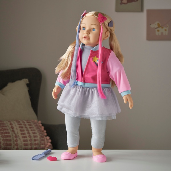 Große Puppe Isla blond 63 cm | Smyths Toys Österreich