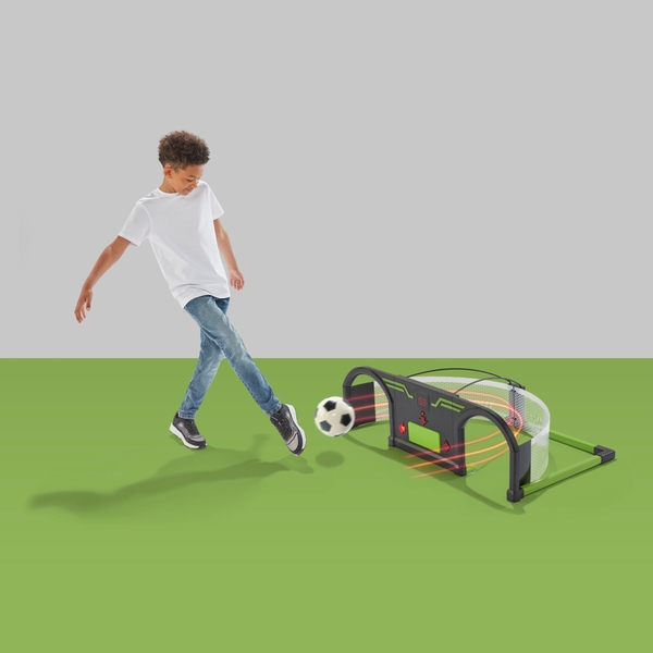 Kick-About Interaktiver Fußballtrainer | Smyths Toys Deutschland