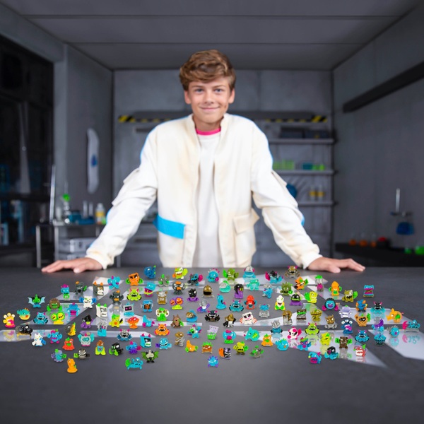 MrBeast Lab Swarms Figuren 5er Set sortiert | Smyths Toys Deutschland