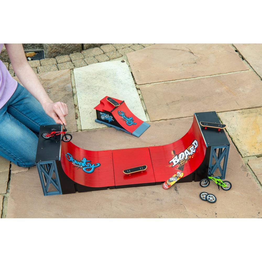 Skate Park Finger Skateboard Ramp Set | Smyths Toys Ireland