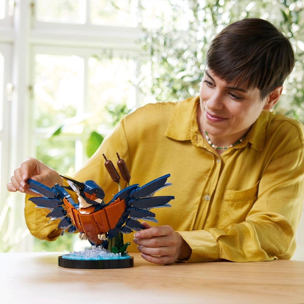 LEGO Icons 10331 Kingfisher Bird Model Set for Adults | Smyths Toys UK