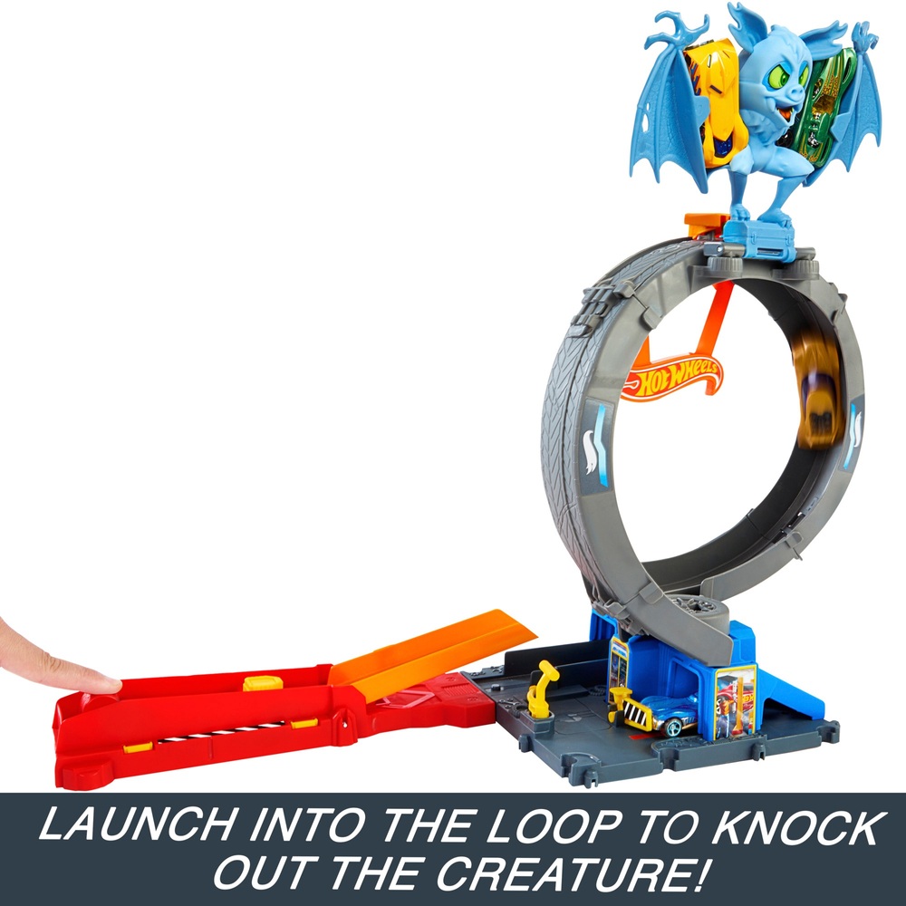 Hot Wheels City Let's Race Netflix - Bat Loop Attack Set | Smyths Toys ...