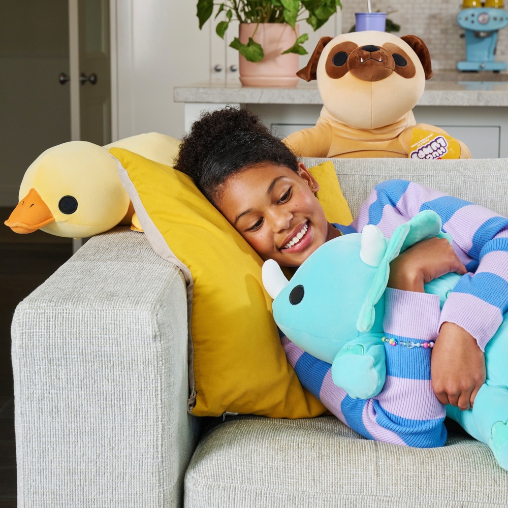 Hug-A-Lumps Kuscheltier mit Gewicht Olly der Mops 20 cm | Smyths Toys ...