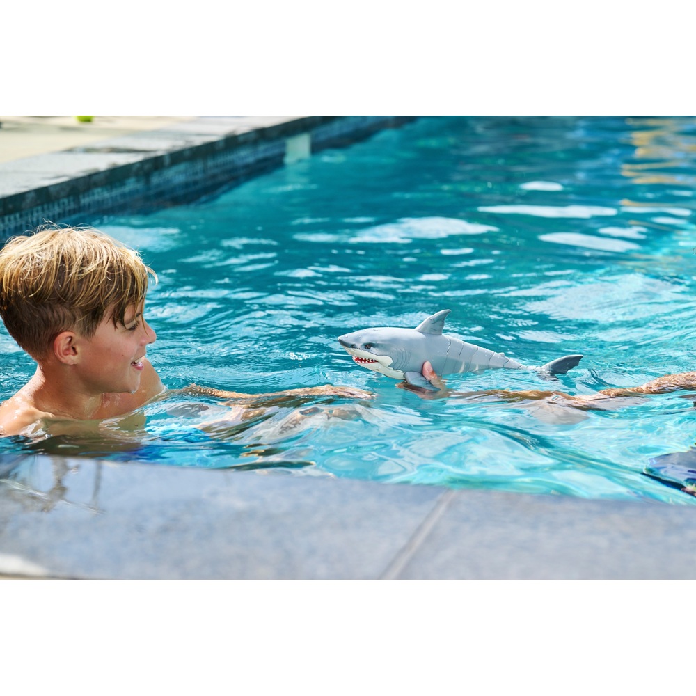 Robo Alive by ZURU Great White Shark | Smyths Toys UK