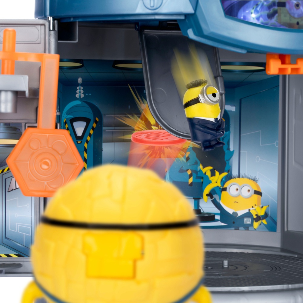 Despicable Me 4 Mega Minions Transformation Chamber Playset | Smyths ...