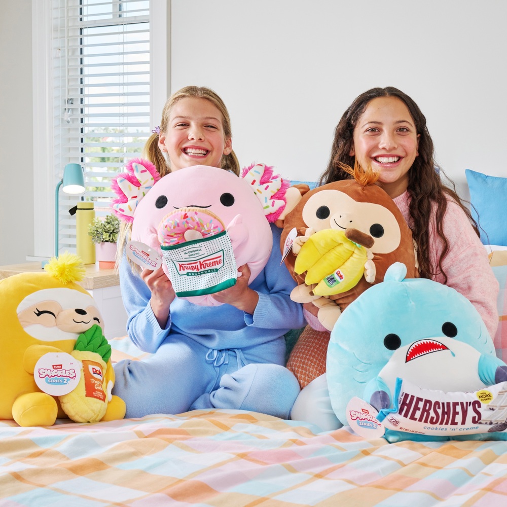 Snackles by ZURU Plush Axolotl with Krispy Kreme Donut 35cm | Smyths ...