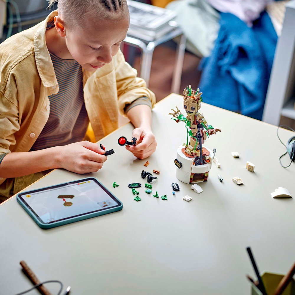 LEGO Marvel 76297 Guardians of the Galaxy Dancing Groot Set | Smyths ...