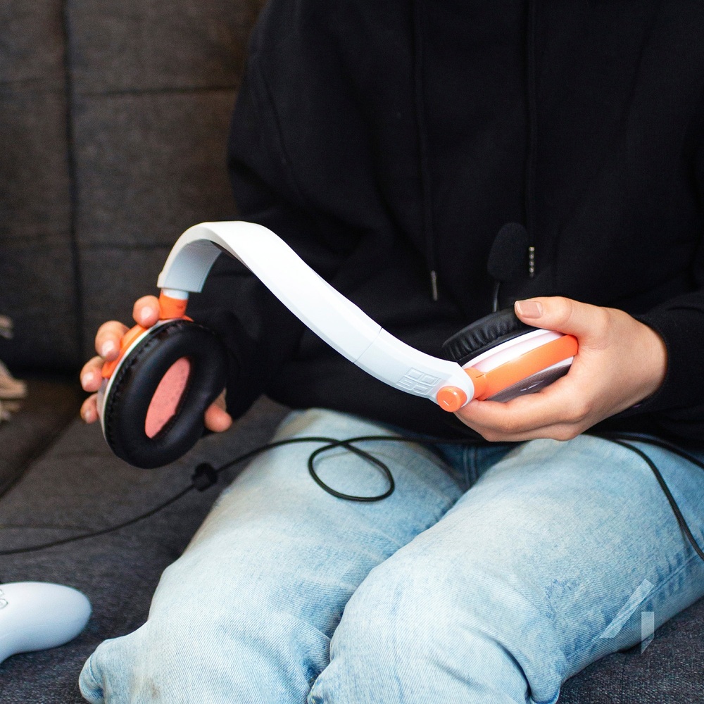 Stealth C6-100 Multi-Format Gaming Headset - Peach & White | Smyths Toys UK