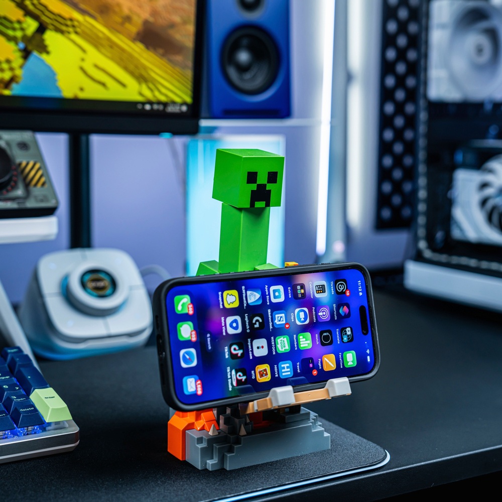 Minecraft R.E.S.T Creeper Cable Guy - Phone and Controller Holder ...