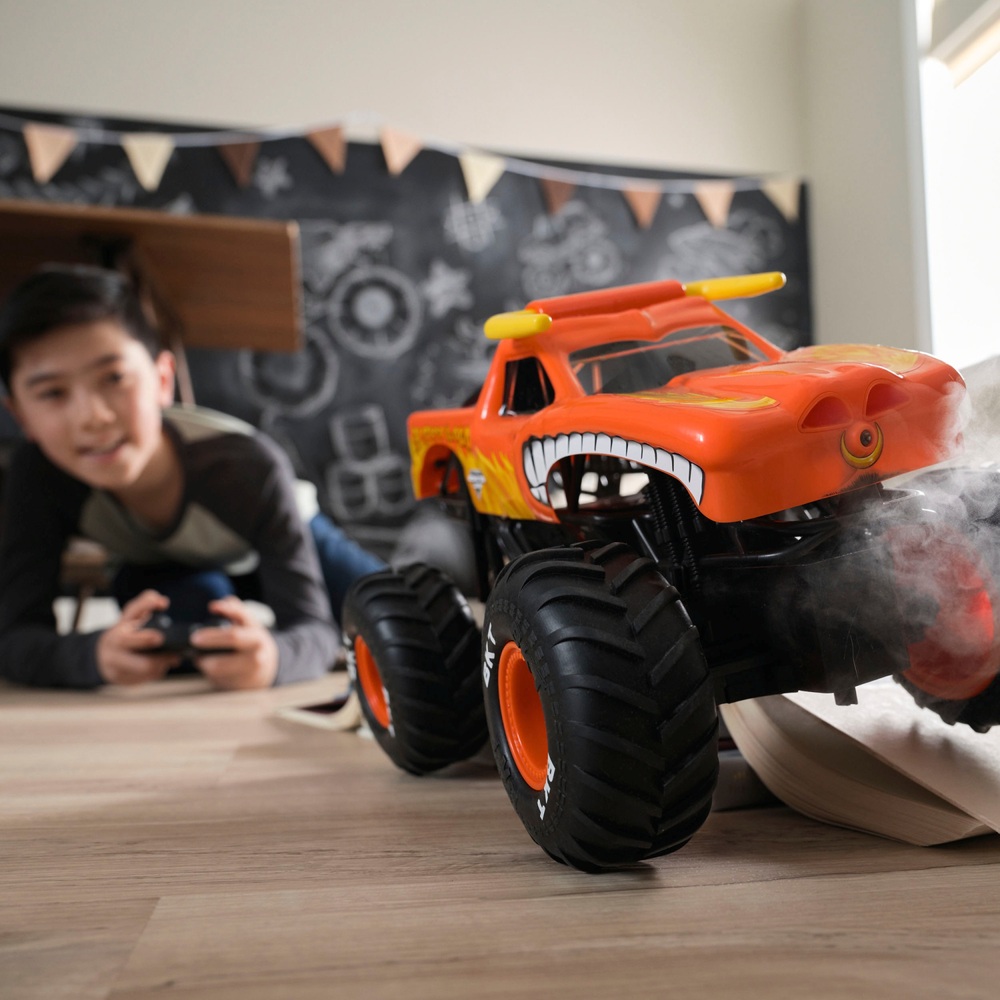Monster Jam El Toro Loco Remote Control Smoke Effect Monster Truck 1:15 ...