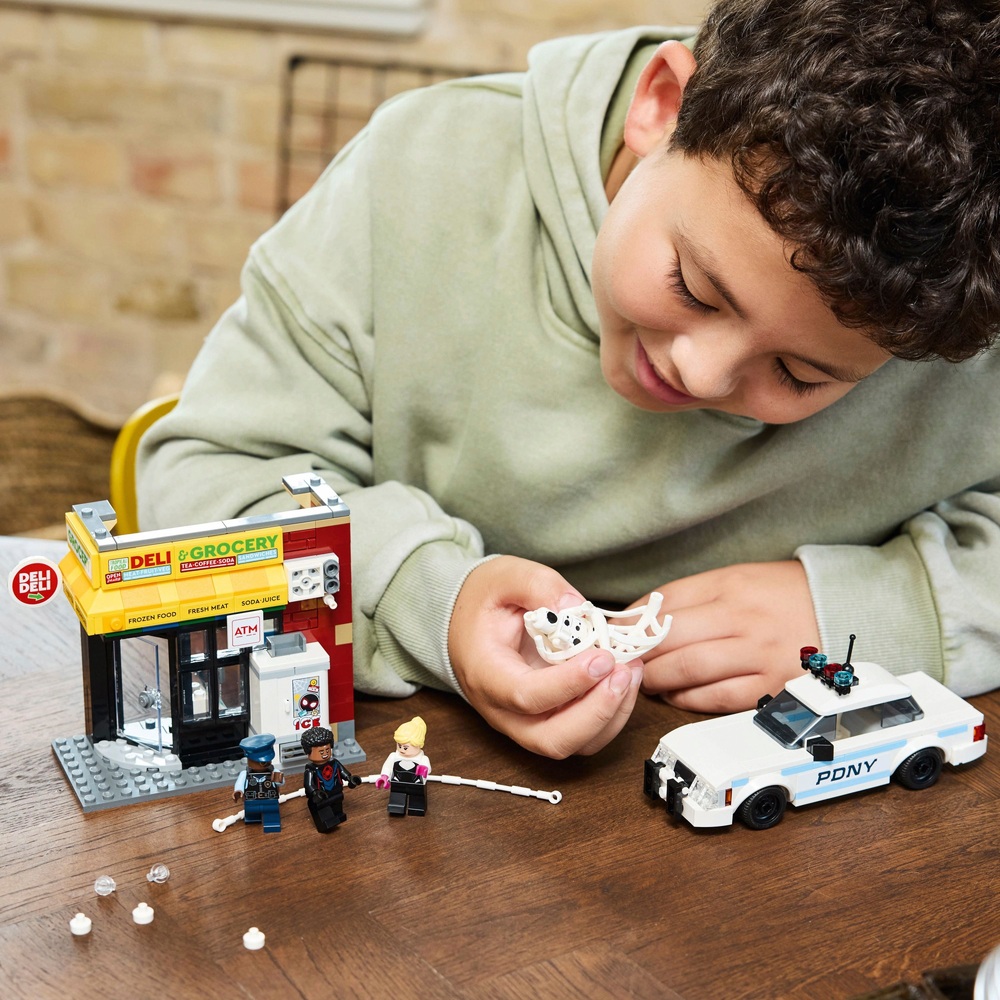 LEGO Marvel Super Heroes 76311 Spider-Verse: Miles Morales vs. Spot ...