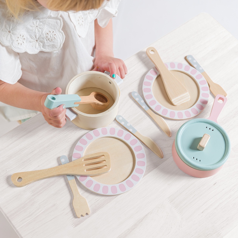Kitchen Corner Wooden Cookware 12 Piece Set | Smyths Toys Ireland