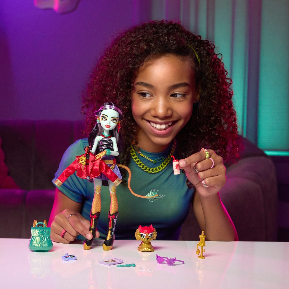 Monster High Fashion Doll Jinafire Long 29cm | Smyths Toys UK